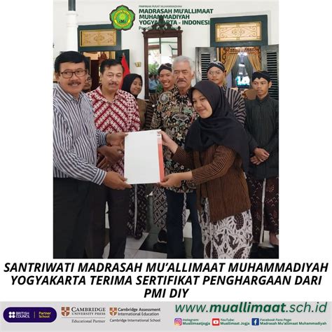 Santriwati Madrasah Muallimaat Muhammadiyah Yogyakarta Terima