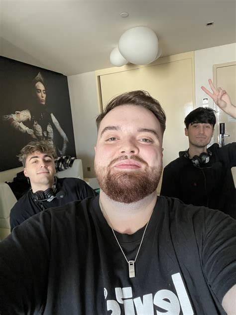 Ibai Llanos nominado a streamer del año que celebra con tiradera de
