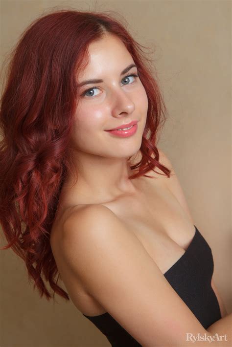 Pearl Ami Cute Redhead In The Kitchen