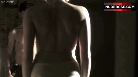 Laura Chiatti Topless Scene Il Sogno Del Maratoneta 0 22 NudeBase