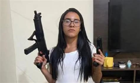 Estudante de medicina é presa por suspeita de integrar facção criminosa