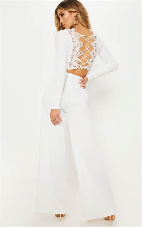 White Lace Up Back Long Sleeve Crop Top Prettylittlething