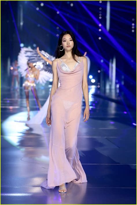 Every Model On Victorias Secret Fashion Show Runway Revealed
