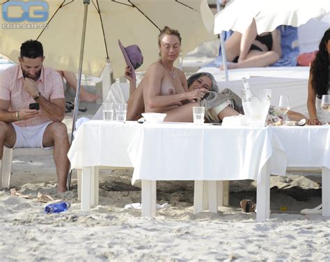 Lilly Becker Nackt Nacktbilder Playboy Nacktfotos Fakes Oben Ohne