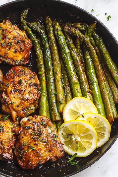 Buttery Garlic Herb Chicken With Asparagus Eatwell101
