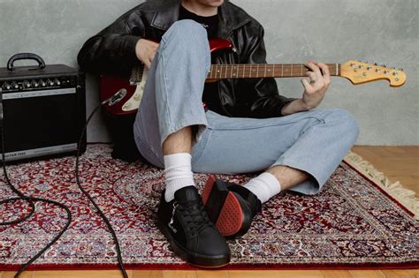 Yuool lança tênis de edição limitada em comemoração aos 40 anos do Rock