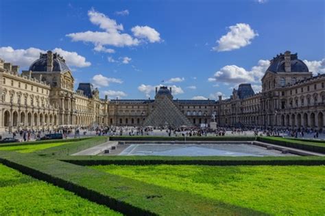 Museu do Louvre e Palácio de Versalhes são fechados após ameaças de ataque
