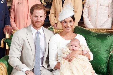 Archie Protagoniza Postal Navide A De Meghan Y El Pr Ncipe Harry