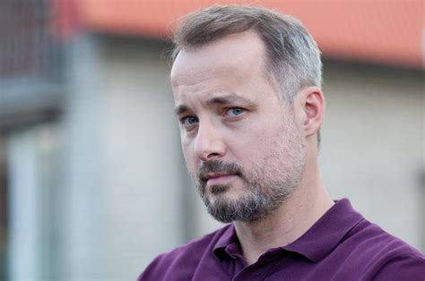 Pierwsza miłość odcinek 3140 Bartek oświadczy się Wandzie pod