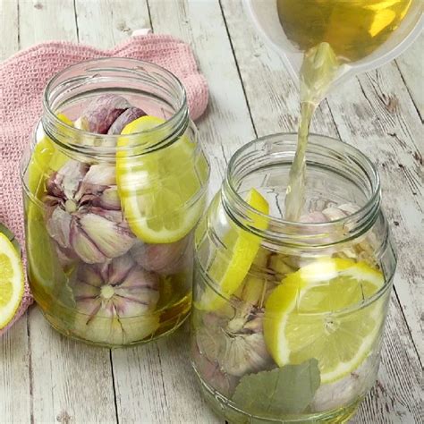 Aglio Sott Aceto La Ricetta Della Conserva Semplice Da Preparare A Casa