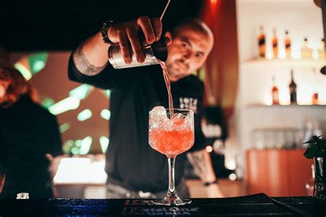 Pașește in INCEPTION noul cocktail bar din Pasajul Vulturul Negru