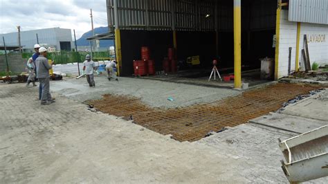 Execução De Piso Em Concreto LA Construções