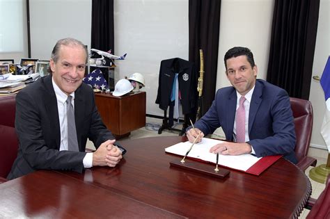 Nuevo Embajador de Panamá en Francia toma posesión Ministerio de