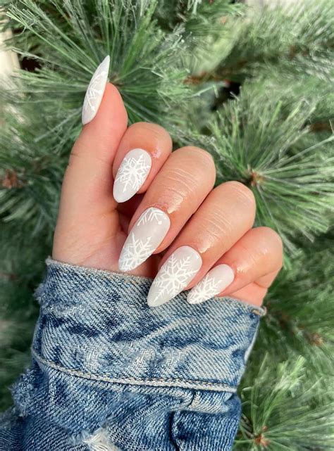 Get Festive With Christmas Nails 2022 Short Short Sweet Holiday