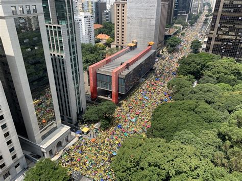 Ato na Paulista reúne o maior número de apoiadores de Bolsonaro desde