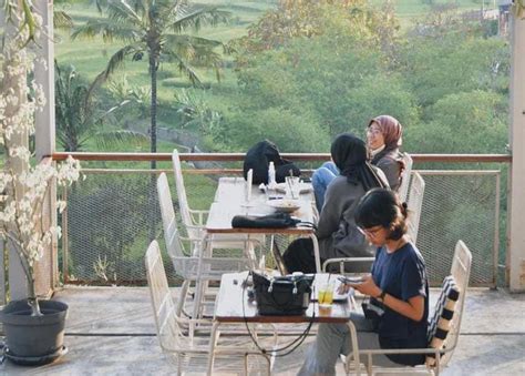 5 Rekomendasi Cafe Trend Dan Hits Di Bandung Cocok Untuk Anak Muda