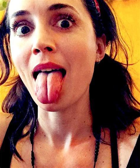 Eliza Dushku Scrolller