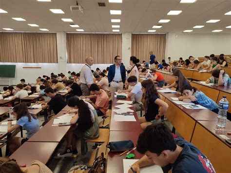 Casi 300 Alumnos Se Presentan A Los Premios Extraordinarios De