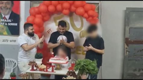 Novas imagens mostram tesoureiro do PT sendo levado à ambulância após