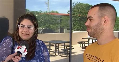 Emotivo Reencuentro De Cubano Con I 220B Con Su Familia Tras Amenaza De