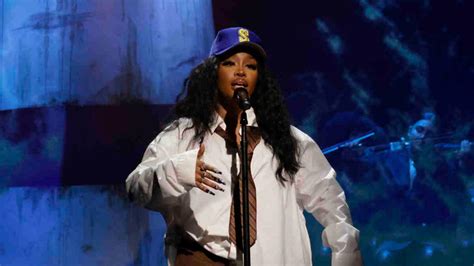 Sza Confirms Album Release Date While Performing New Song On Snl Iheart