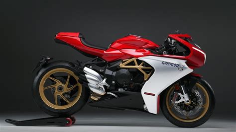 MV Agusta la Superveloce 800 è sempre più estrema InMoto