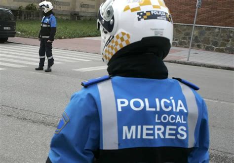 Muere Un Motorista De A Os En Mieres Que Sali Despedido Tras Chocar