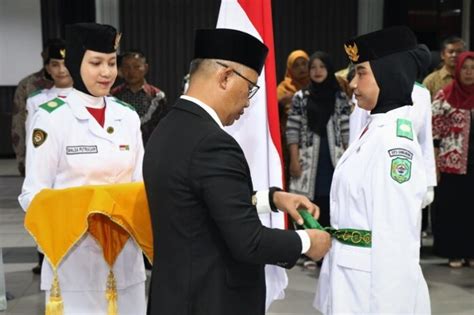 33 Anggota Paskibraka Singkawang Dikukuhkan Pj Wali Kota SUARAKALBAR
