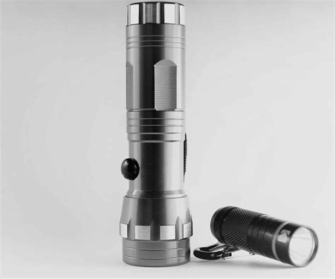 Best Underwater Flashlight Buying Guide Divingpicks