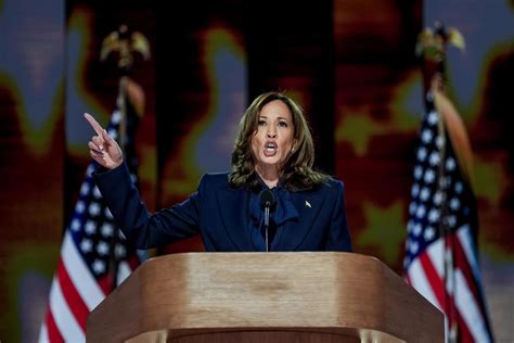Kamala Harris hace historia al aceptar la nominación Demócrata a la