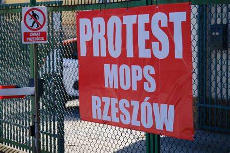 Bez porozumienia ws pensji w MOPS Obecność doradczyni Dudy nic nie dała