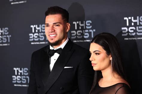 Vợ chồng Ederson rạng rỡ tại lễ trao giải FIFA The Best