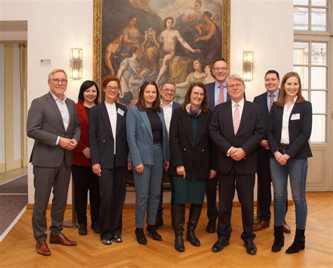 Dienstbesprechung zum Thema Zuwanderung und Fachkräfte mit
