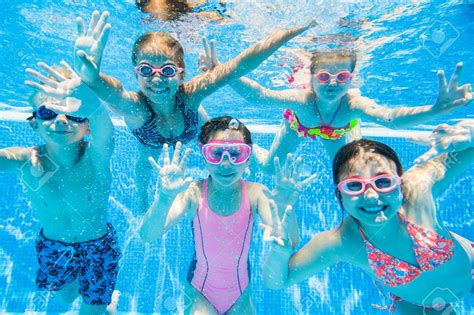 Comment apprendre à nager enfant et familiariser les petits avec leau