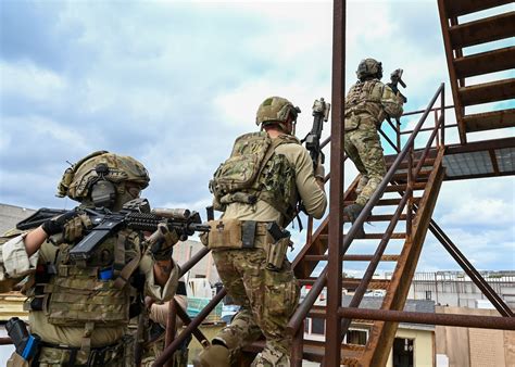 U S Navy And Republic Of Korea SEALs Conclude Bilateral Training