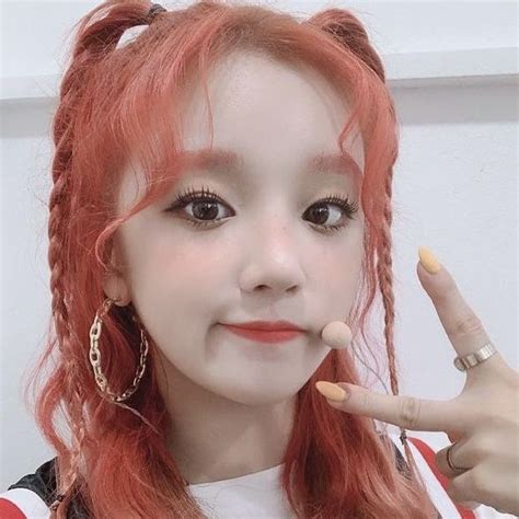 Song Yuqi Gidle Selca Icon Pfp Kpop G Idle Kpop Songs