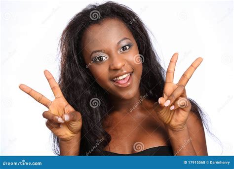 Jeune Fille Noire Heureuse Avec L Expression De Victoire D Amusement