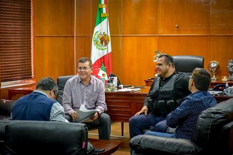 Trabajar N Autoridades Empresarios Y Ciudadanos De La Mano Para
