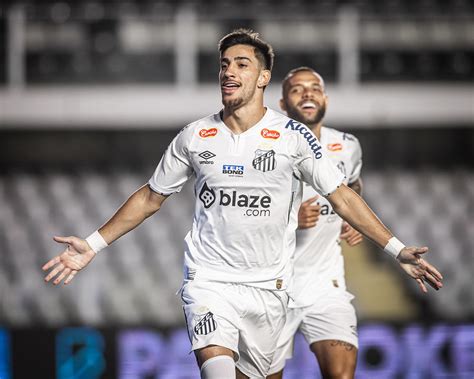 Vai ficar Após reunião elenco Pedrinho decide permanecer no Santos