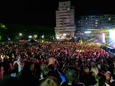 NewsPascani Pașcani Târgu Frumos Iași Artiștii pe care primăria