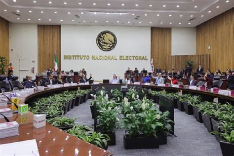 INE pide altura de miras a actores políticos en arranque de precampañas