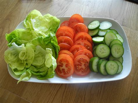 Grönsallad med gurka och tomat Gunilla Blixt