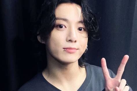 Jungkook de BTS sorprende al aparecer totalmente ebrio en una transmisión