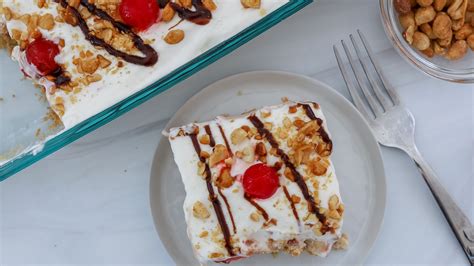 This No Bake Banana Split Cake Is The Hit Of The Summer