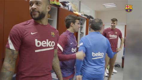 Sergi Barjuan dá primeiro treino como técnico interino no Barcelona