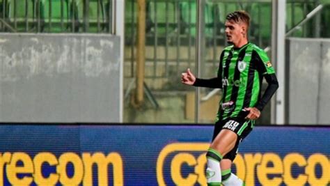 RB Bragantino anuncia a contratação de zagueiro do Athletico