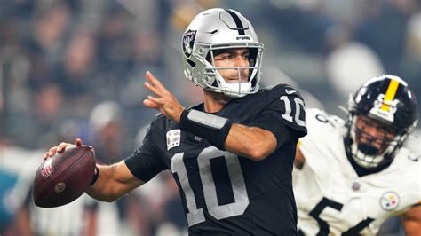 Report L A Rams Sign Former Raiders QB Jimmy Garoppolo