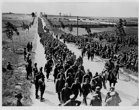 Prisoners Of War 30 Harrowing Historical Photographs