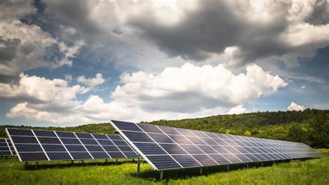 Brasil Pa S Que Mais Cresceu Em Energia Solar Em Ponta Por
