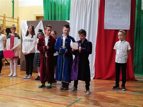 Apel z okazji Święta uchwalenia Konstytucji 3 Maja SP 2 Andrychów